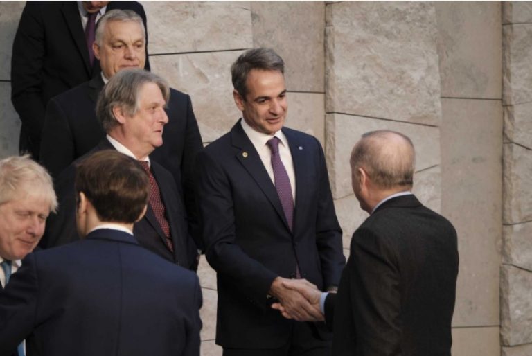 Βίντεο – σοκ: Ο Μπάιντεν ξεφτίλισε δημόσια, μπροστά στις κάμερες τον ...