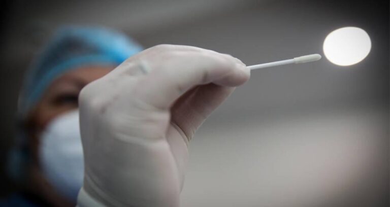Τέλος και επίσημα μάσκες στα ΜΜΜ και rapid test–Ποιες είναι οι ...