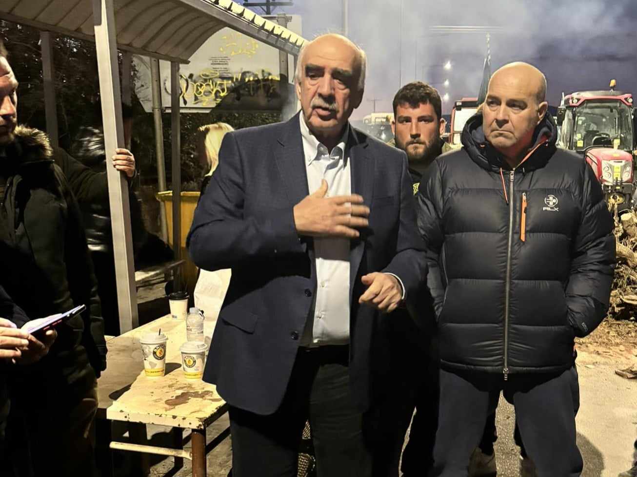 Το αγροτικό μπλόκο των Δένδρων Τυρνάβου και η αιφνιδιαστική επίσκεψη ...
