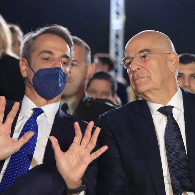 Ο ΔΕΝΔΙΑΣ ΦΤΙΑΧΝΕΙ ΠΡΟΦΙΛ – Ο “ΠΟΛΕΜΟΣ ΝΕΥΡΩΝ” ΜΕ ΜΗΤΣΟΤΑΚΗ - kentri.blog